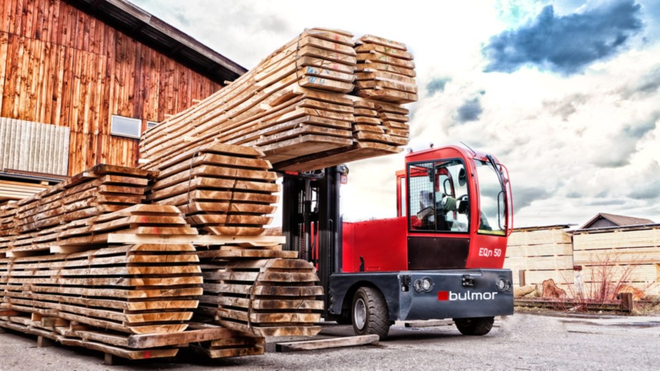 Seiten- und Vierwegestapler von Bulmor und Combilift